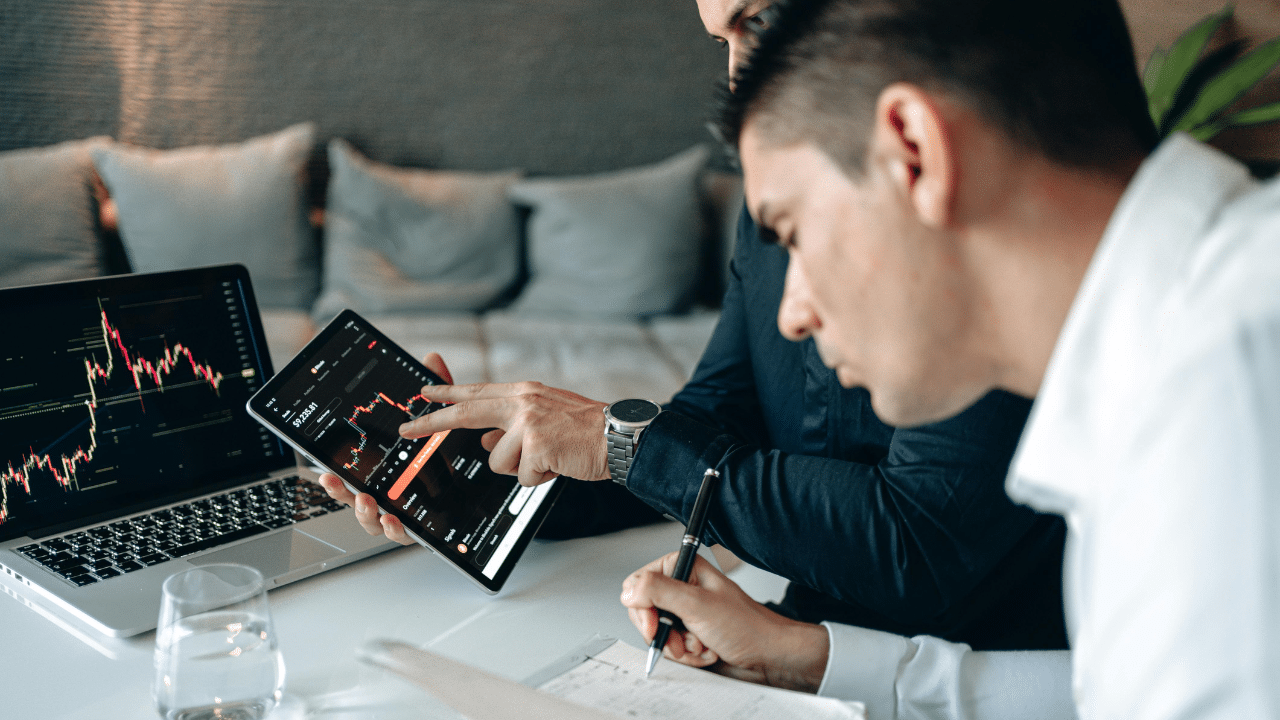 What is Data Literacy?: Definition, Examples & Making Literacy a ...